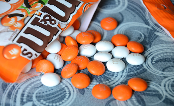 Review: Orange M&M’s from Australia - NEAROF